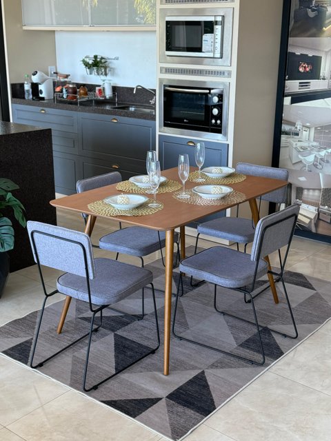 Mesa de Jantar Regular 4 lugares em Lâmina de Madeira | Avozzani