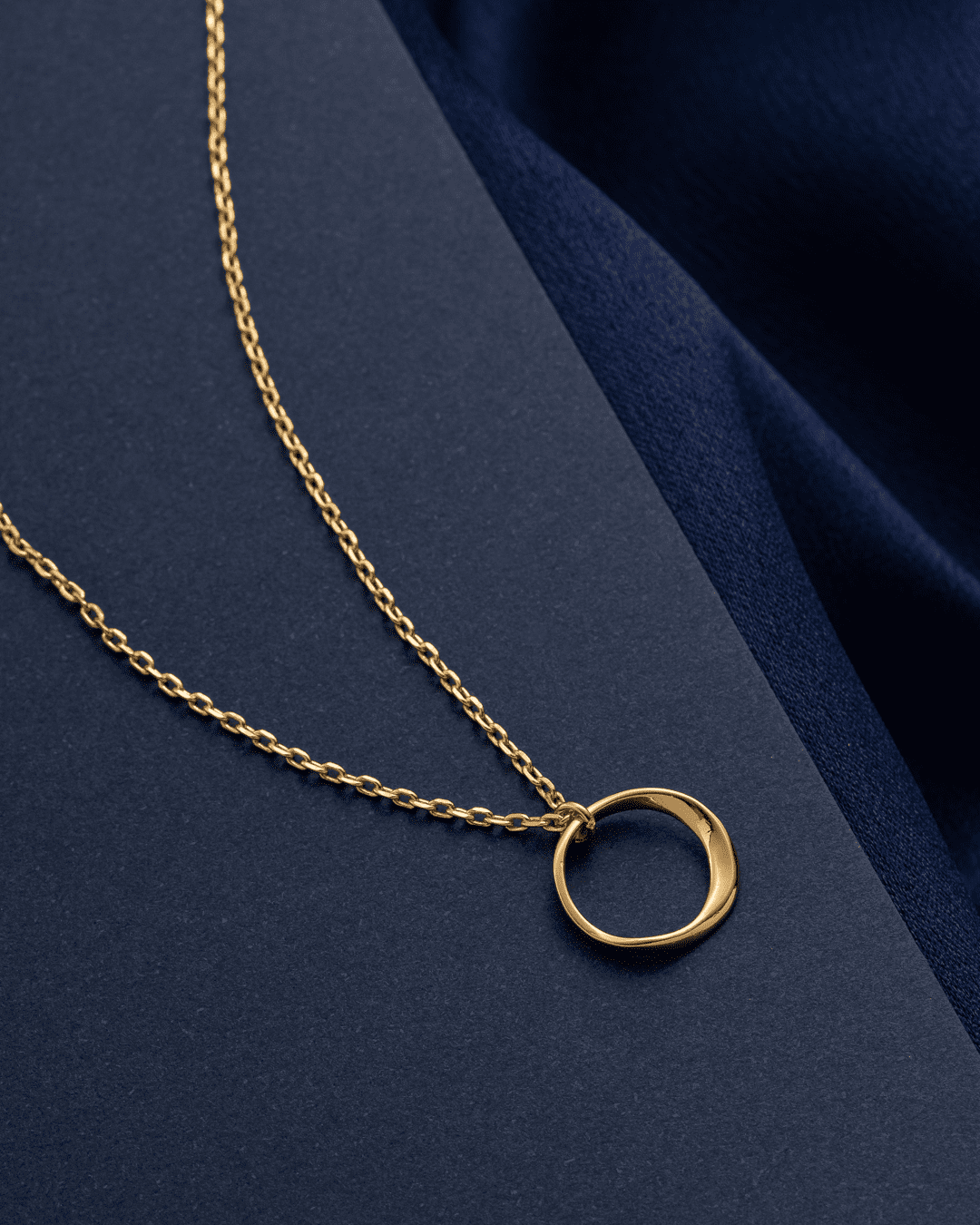 Corrente Cartier Circulo Vazado 45cm Folheado a Ouro 18K | RAHRA