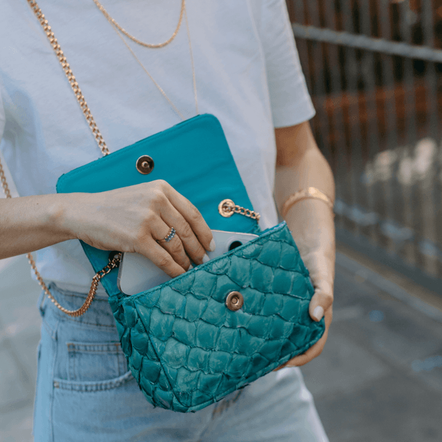 Mini Bag em Pirarucu Lake Blue | Antonella | Donna Guerriera