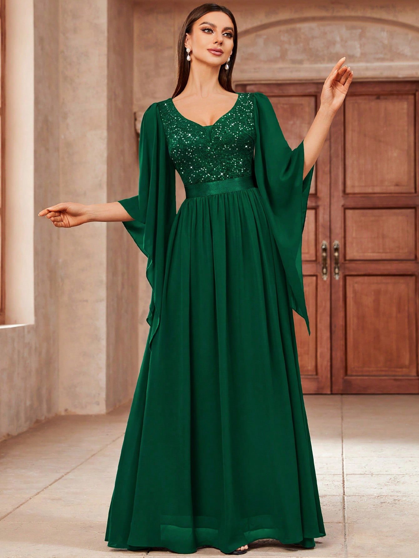 Vestido Longo de Festa com Capa Elegante | Aurea Dress