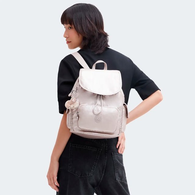 Mochila Kipling Feminina City Pack S Metallic Glow - Loja Battisti ...