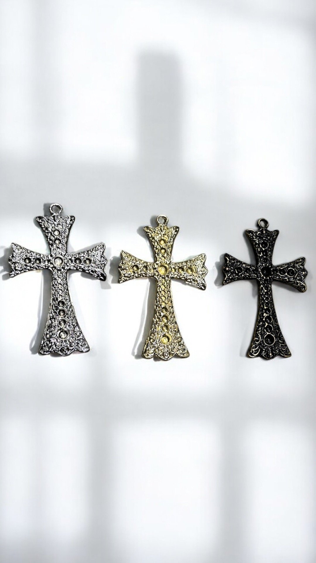 Pingente Cruz Adele - 1 unidade | Kim