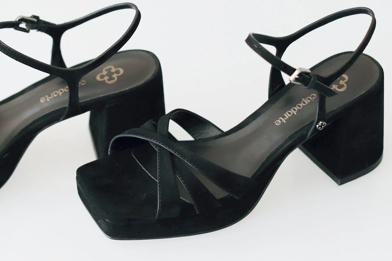 Sandália Plataforma. Modelo Meia Pata. Ref.: 8360. Capodarte para ...