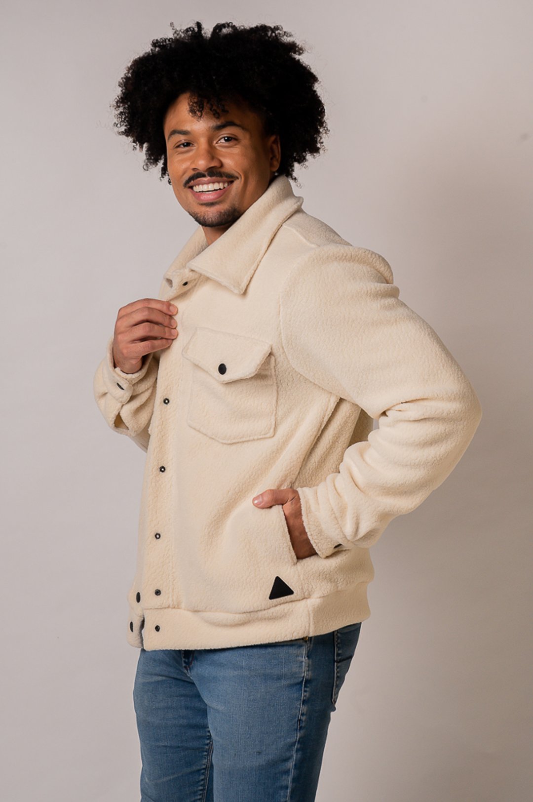 Jaqueta Masculina Em Unifloc Sherpa Com Botões | SVAGO