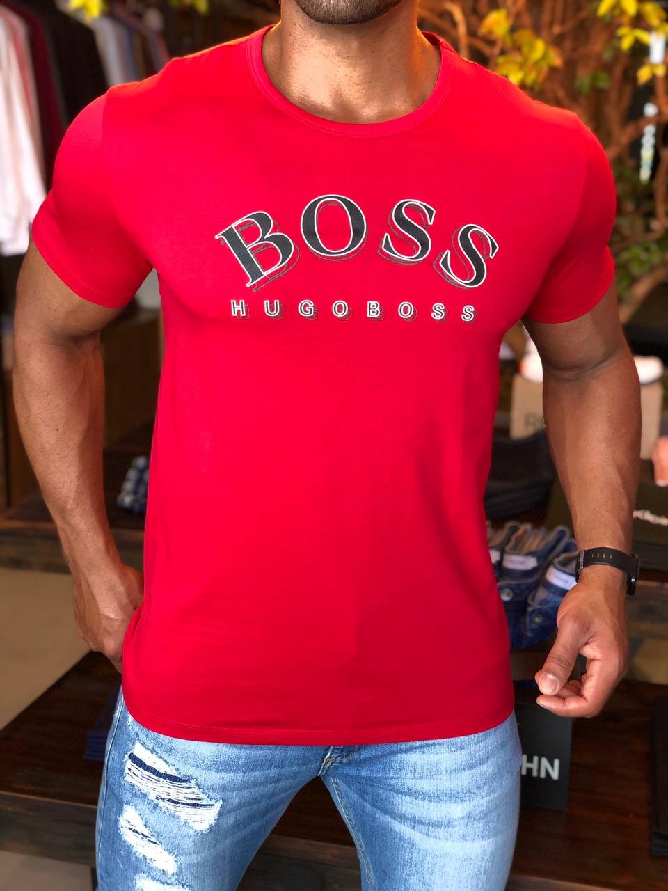 Camiseta Hugo Boss Vermelha Logo Boss Cinza | Henri Store - Loja Oficial