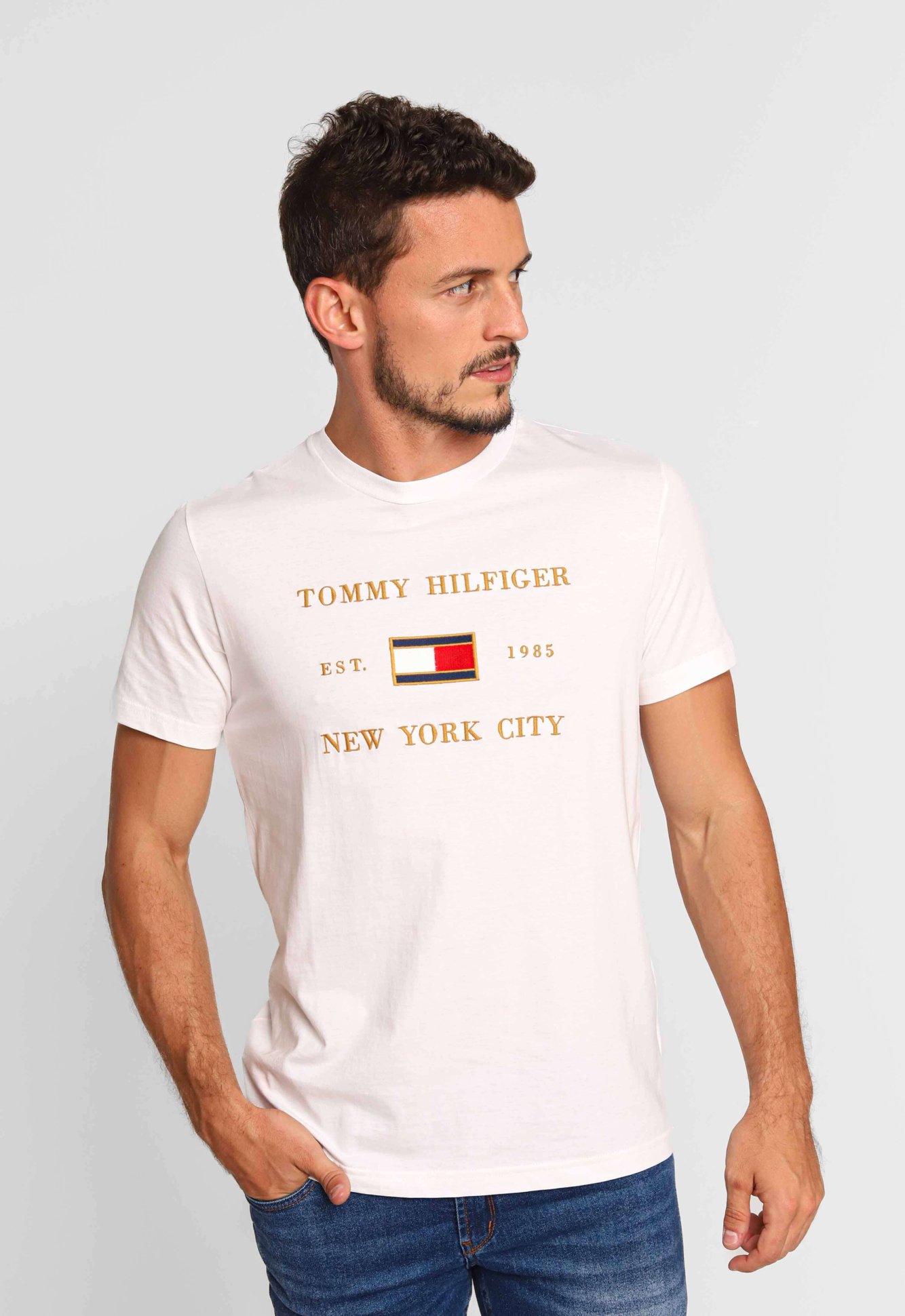 Camiseta Tommy Hilfiger Est. 1985 Branco | Henri Store - Loja Oficial