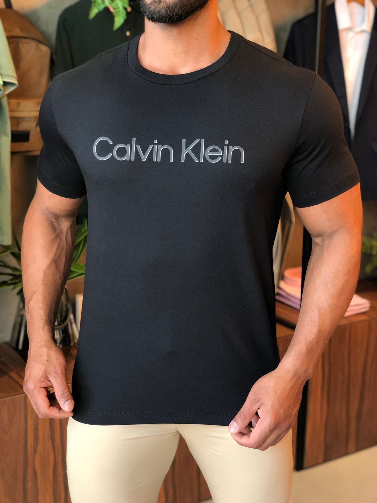 Camiseta Calvin Klein Preta Mc Silk Relevo | Henri Store