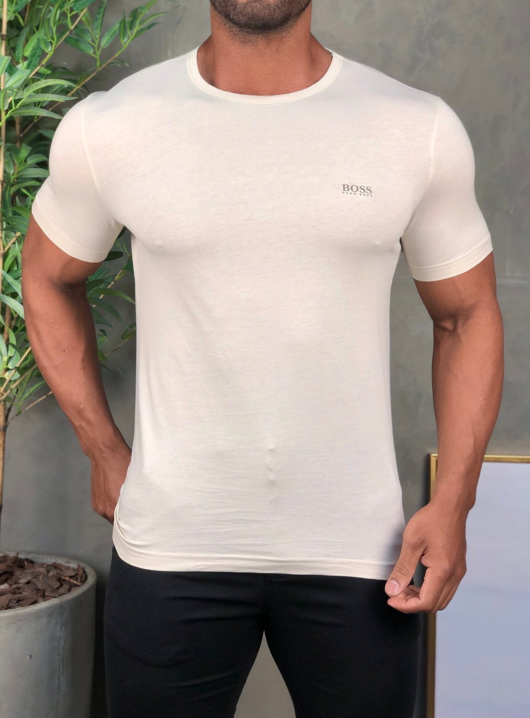 Camiseta Hugo Boss Basica Bege Claro | Henri Store