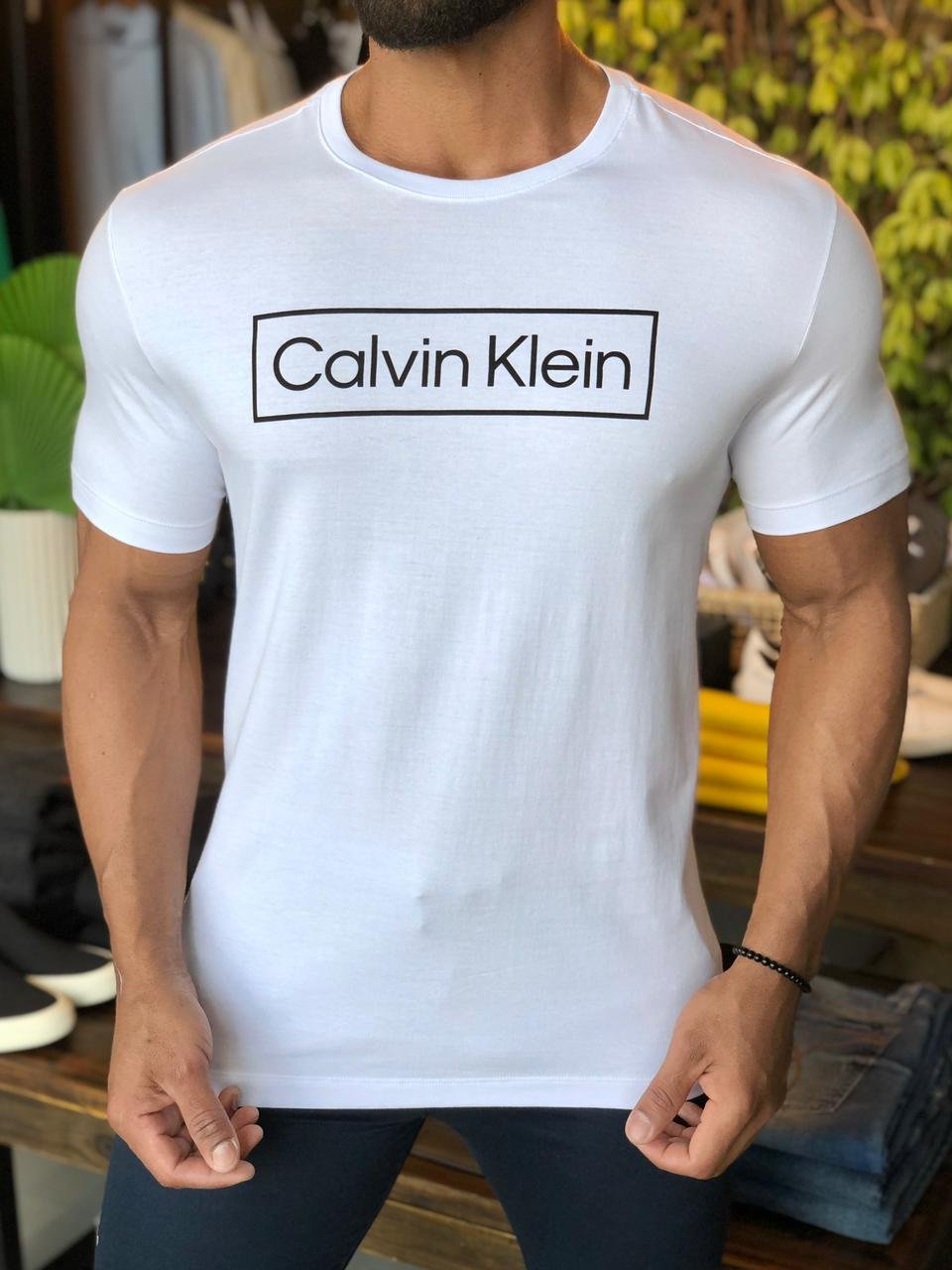 Camiseta Calvin Klein Mc Branca Logo Central | Henri Store