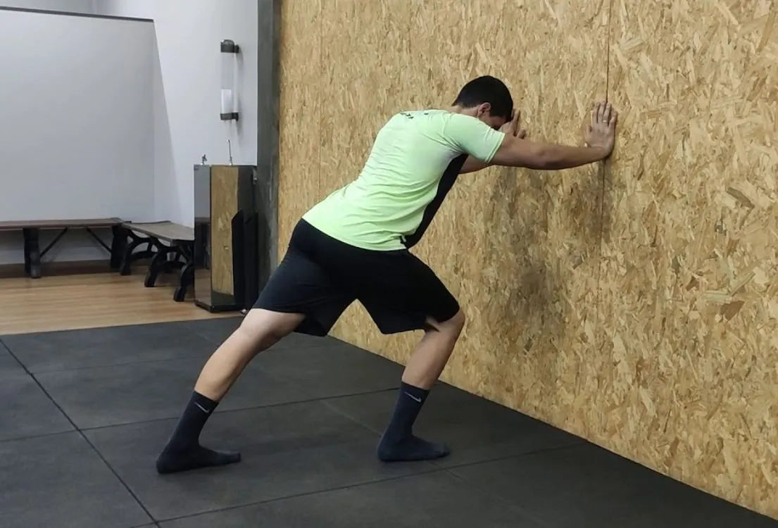 Alongamento para Corrida: 10 Exercícios para Aquecer | Monnieri Fit Wear