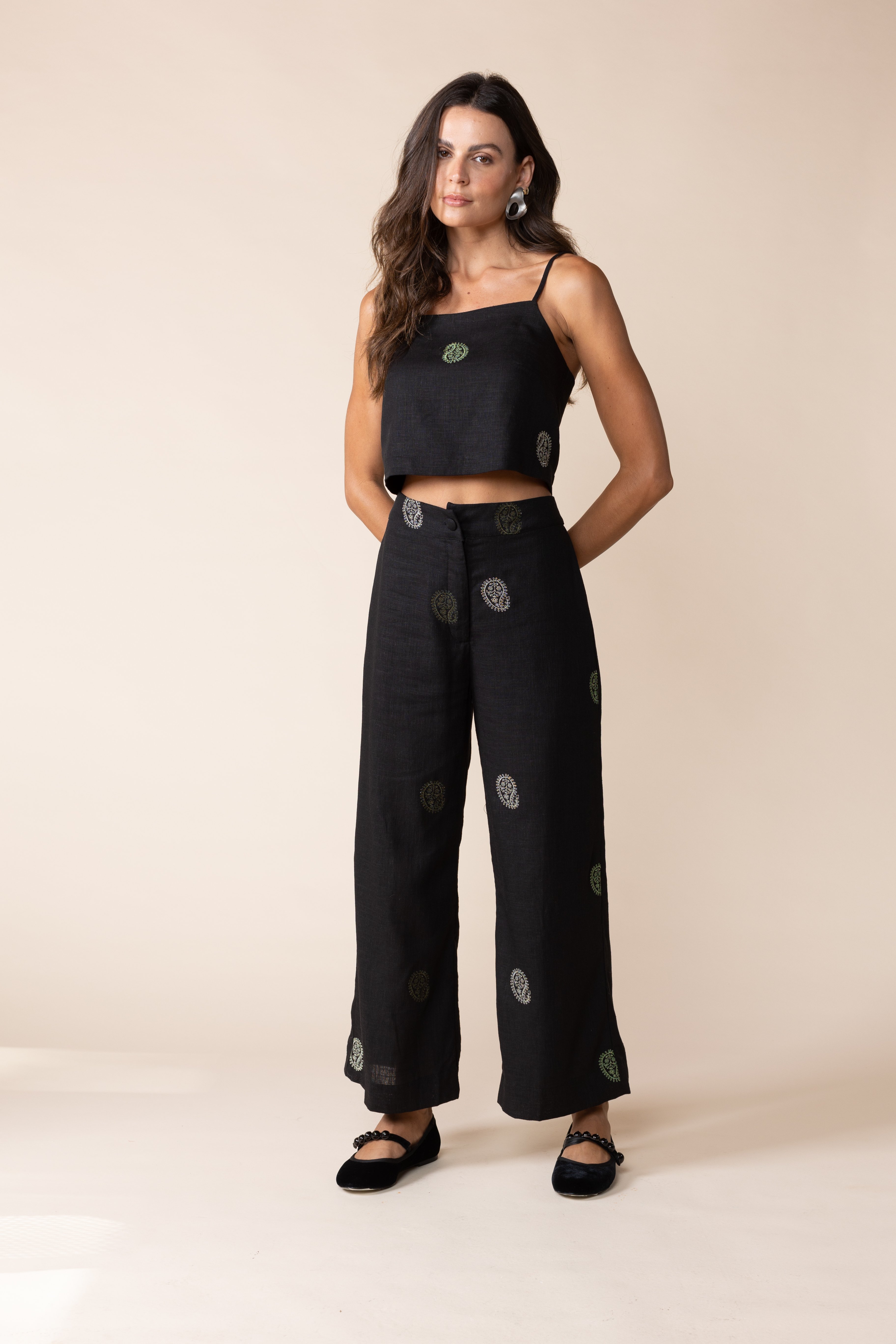 CALÇA ENERGIA PRETA | Manu Manu Brand