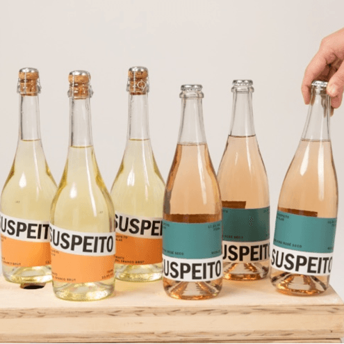 Suspeito Vinho | Harmoniza com boas histórias.