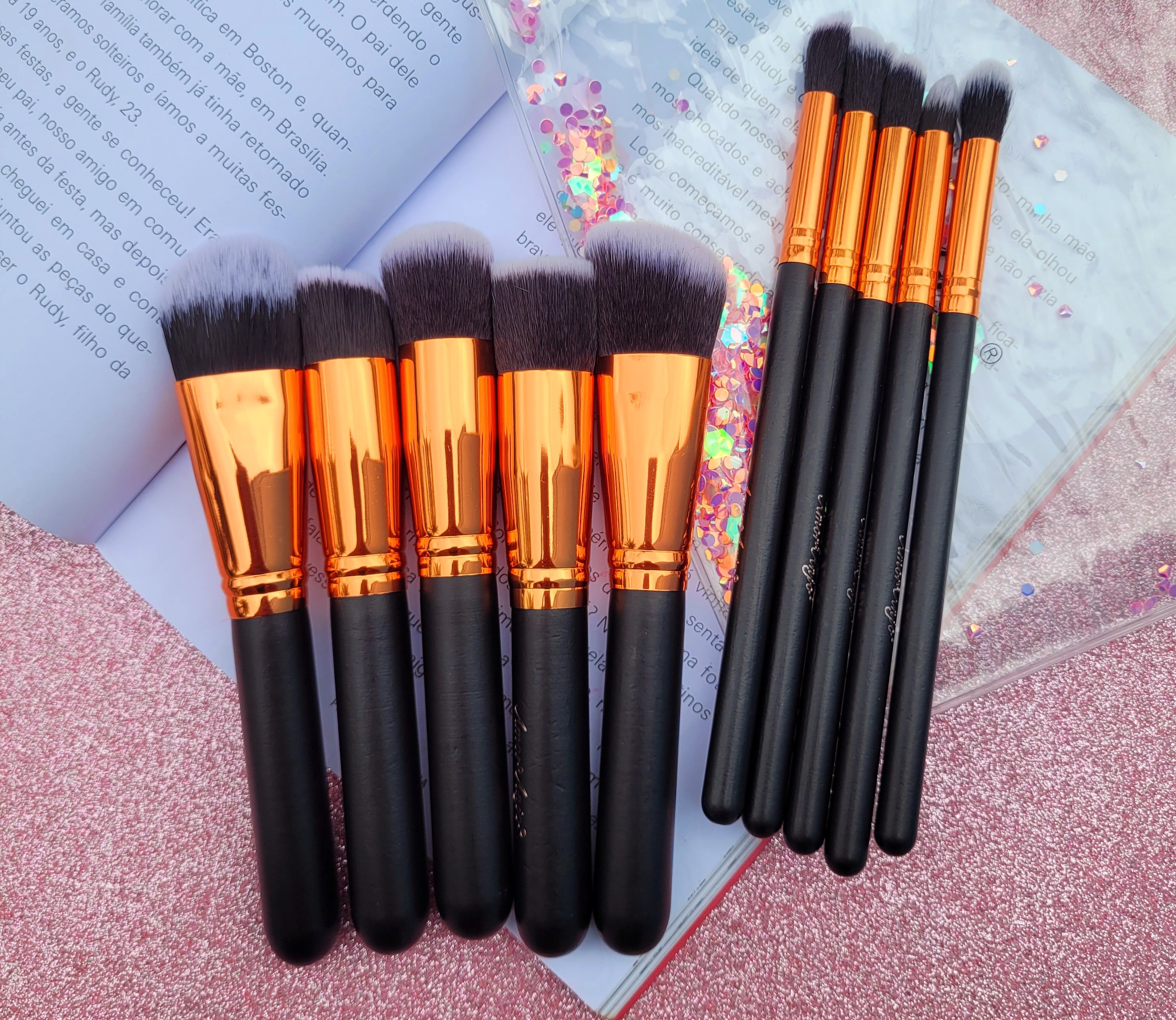 Kit de pincéis Kabuki Cor Preto e Dourado - 10 unidades | Hello Diva ...
