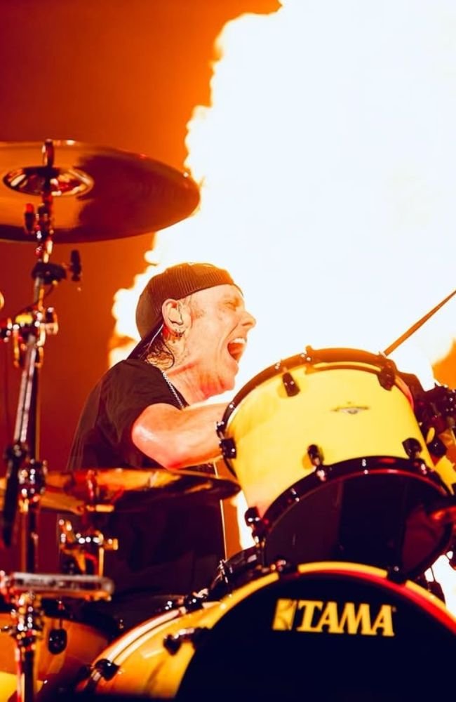 Tama Lars Ulrich no Brasil | 100% Batera Drum Shop | Bateria Como um ...