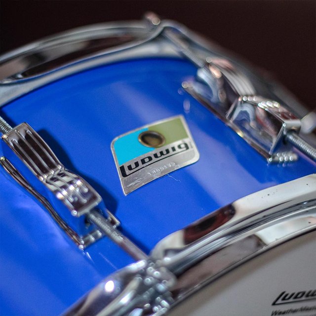 Caixa Ludwig Classic Maple 14x6,5" Concert Rock Blue Cortex Anos 70 ...