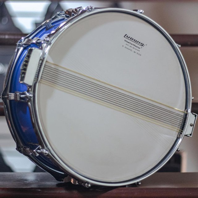 Caixa Ludwig Classic Maple 14x6,5" Concert Rock Blue Cortex Anos 70 ...