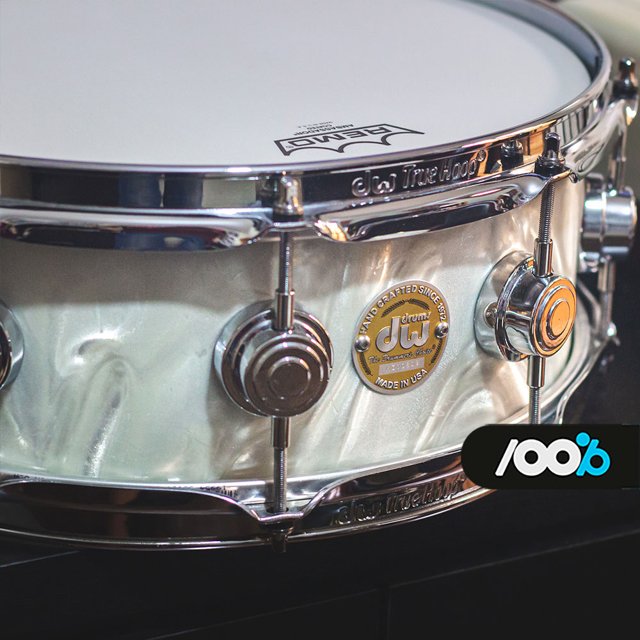 Caixa DW Collectors 14X5,5 Maple Twisted White Satin Made In USA Seminova | 100% Batera Drum ...
