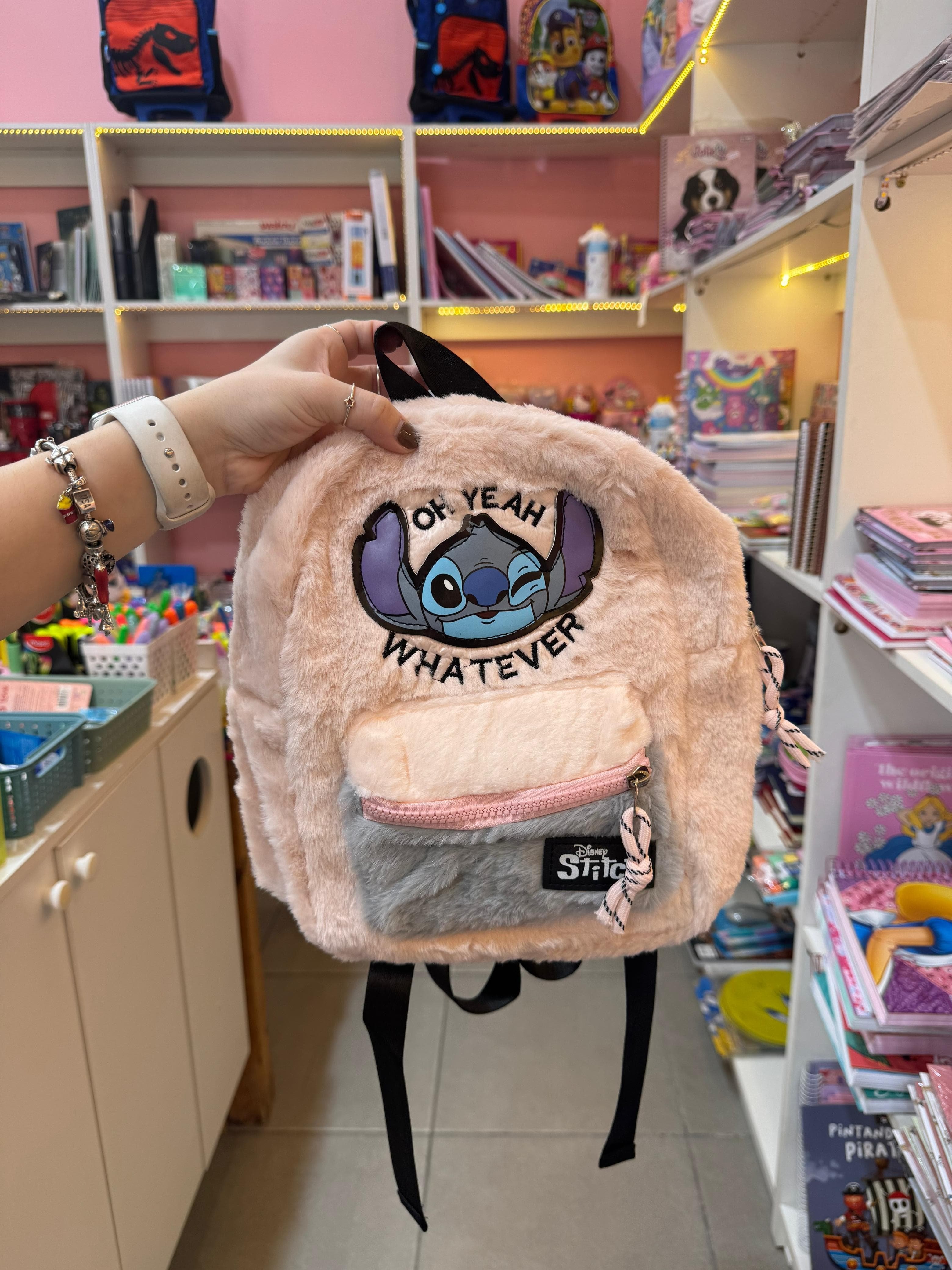 Mochila de Costa Stitch Pelúcia | @Mimosstori