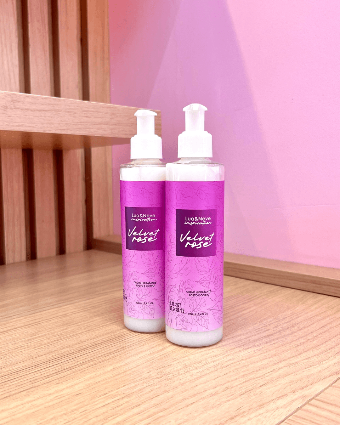 CREME HIDRATANTE CORPO E ROSTO VELVET ROSE - LUA E NEVE | Pink