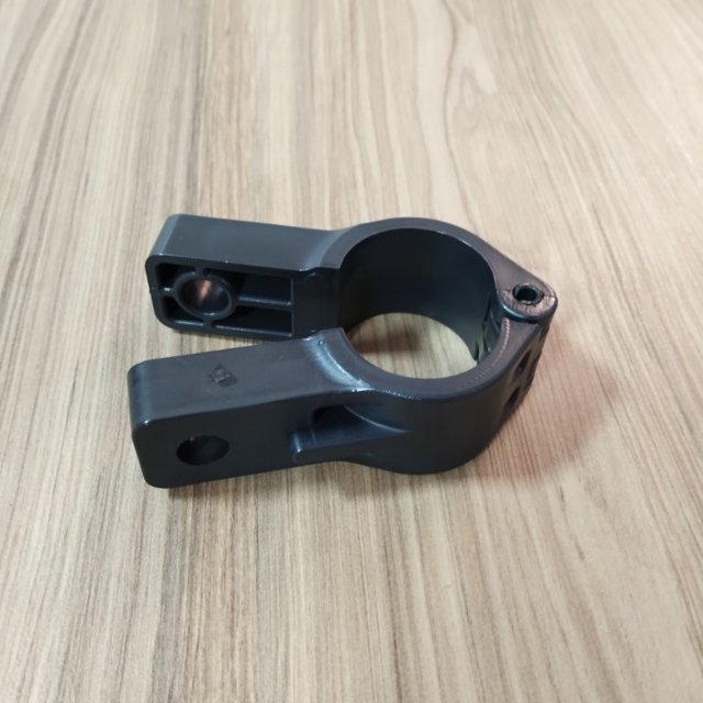 Fixador do Molinete Colheitadeira HXE45448 alternativa John Deere ...