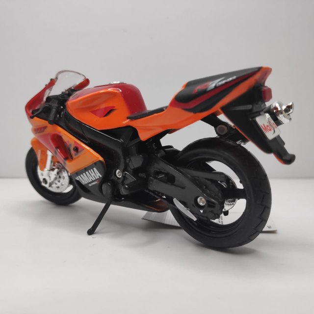 Yamaha YZF R7 | Soh Miniaturas