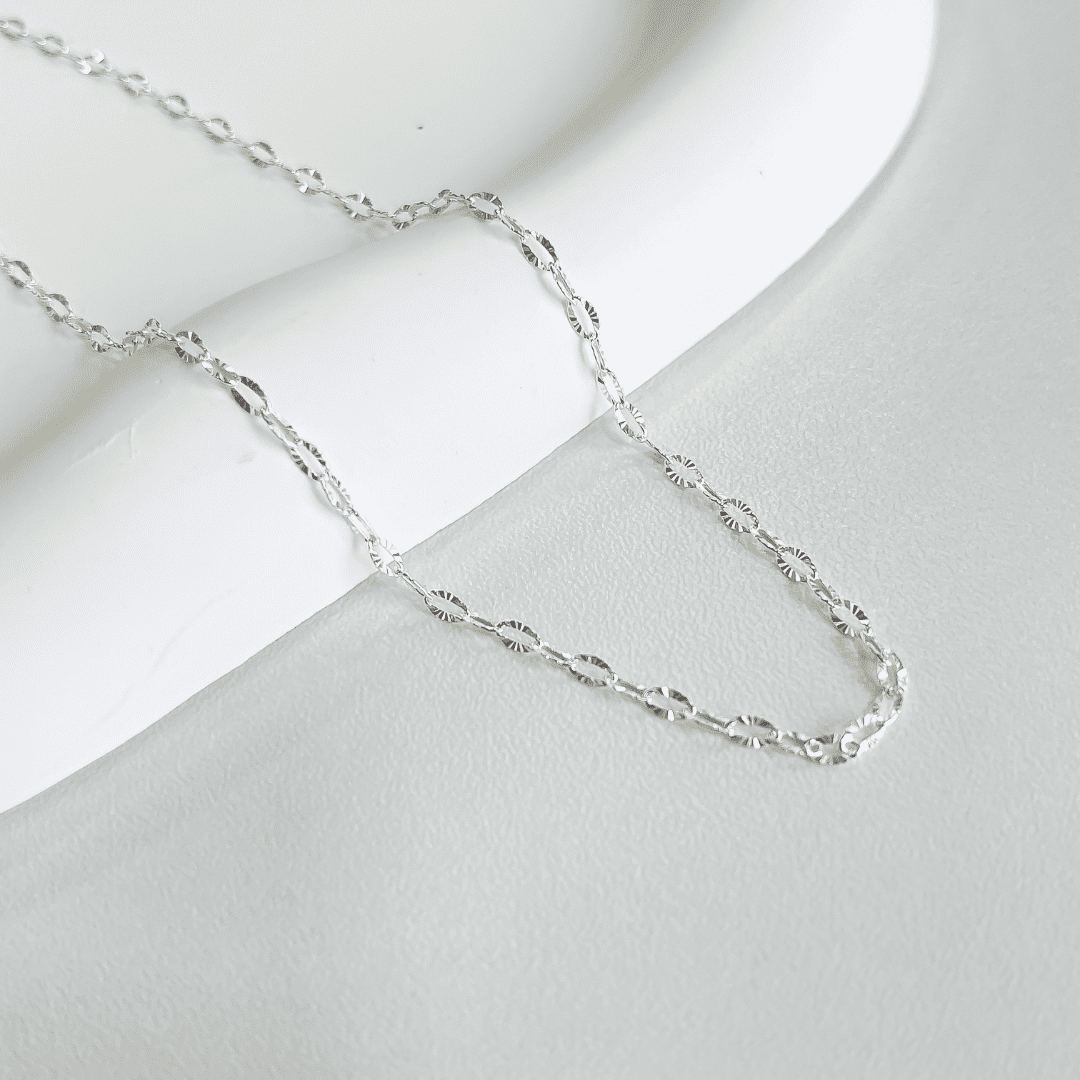 Corrente Elos com Detalhes Finos (40cm) – Prata 925 | Bellitas Joias