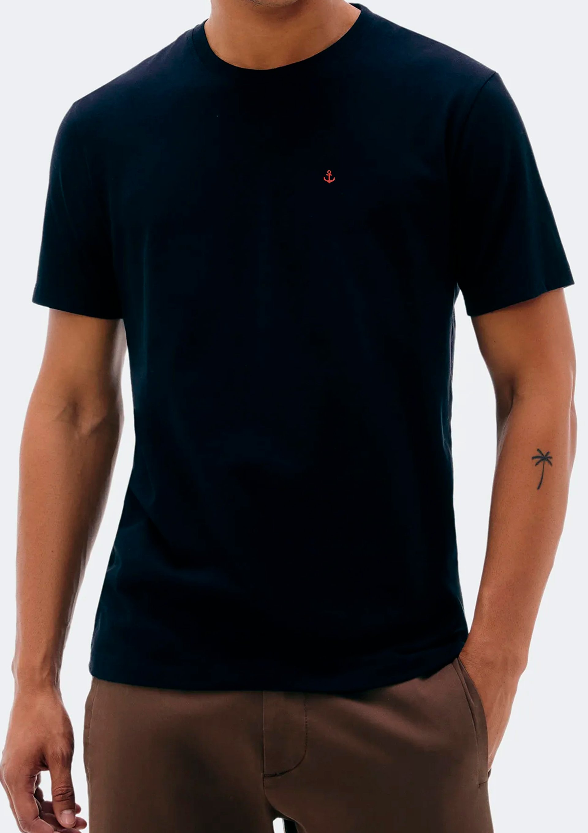 Camiseta King & Joe Slim Âncora CA19001 Preta | Adamanto Store