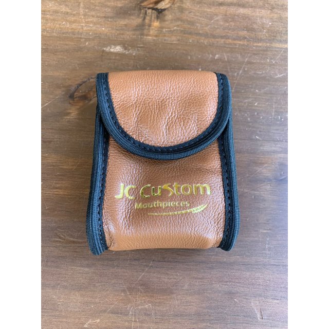 Porta Bocal JC Custom Marrom Claro | Calvos Instrumentos Musicais