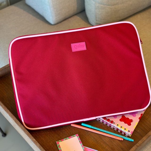 Case de Notebook G 16" "Lola" Vermelha | Qolor | Qolor