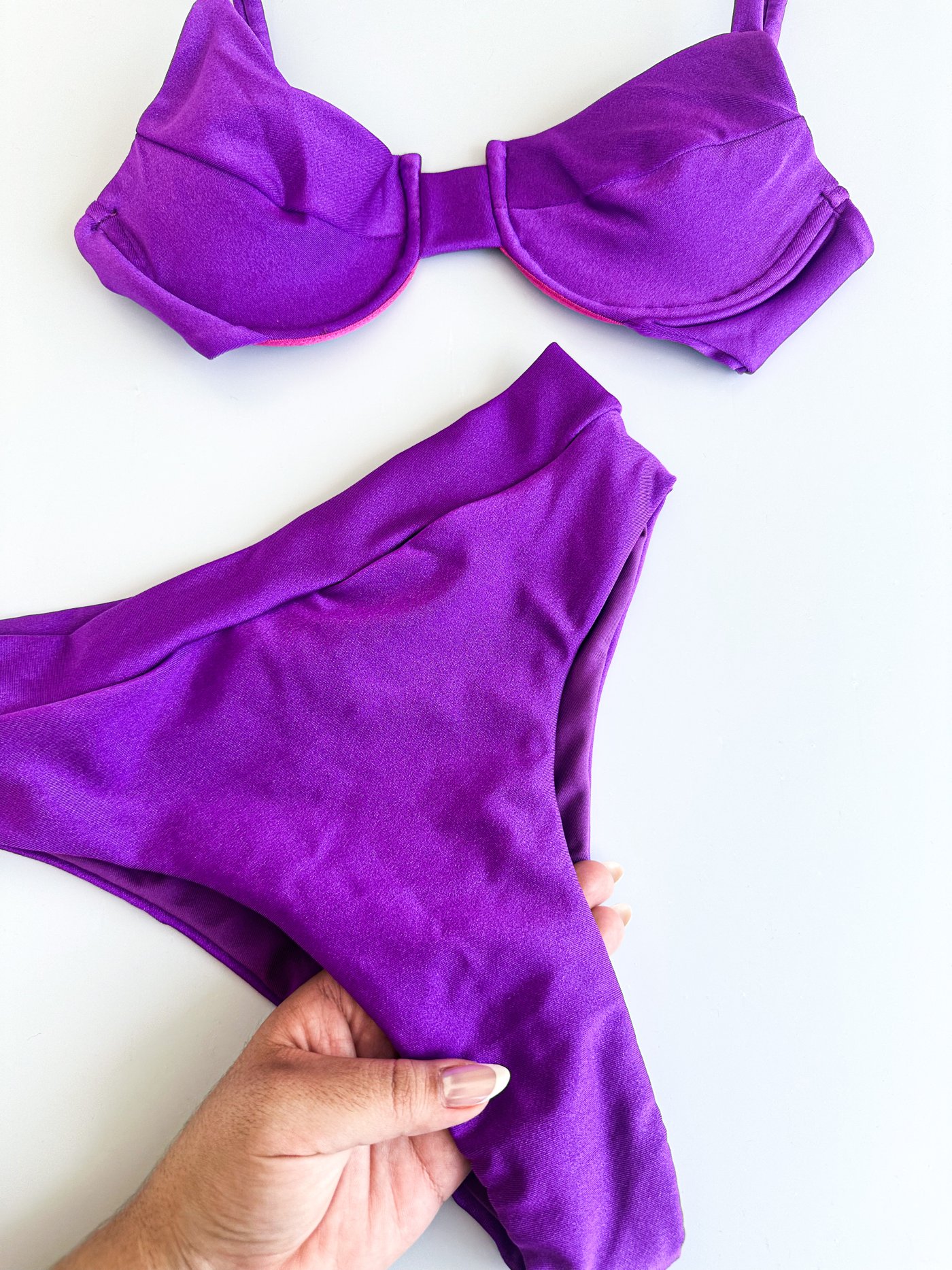 Biquíni Carol Hotpants Violeta Glow Vogabr