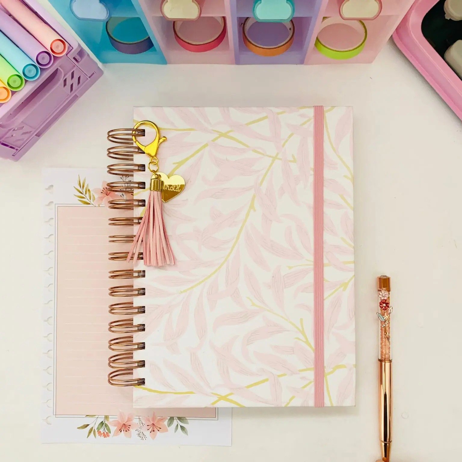 CADERNO WIRE-O A5 FLORAL ELEGANTE COM FOLHAS DECORADAS | La Donna Treco