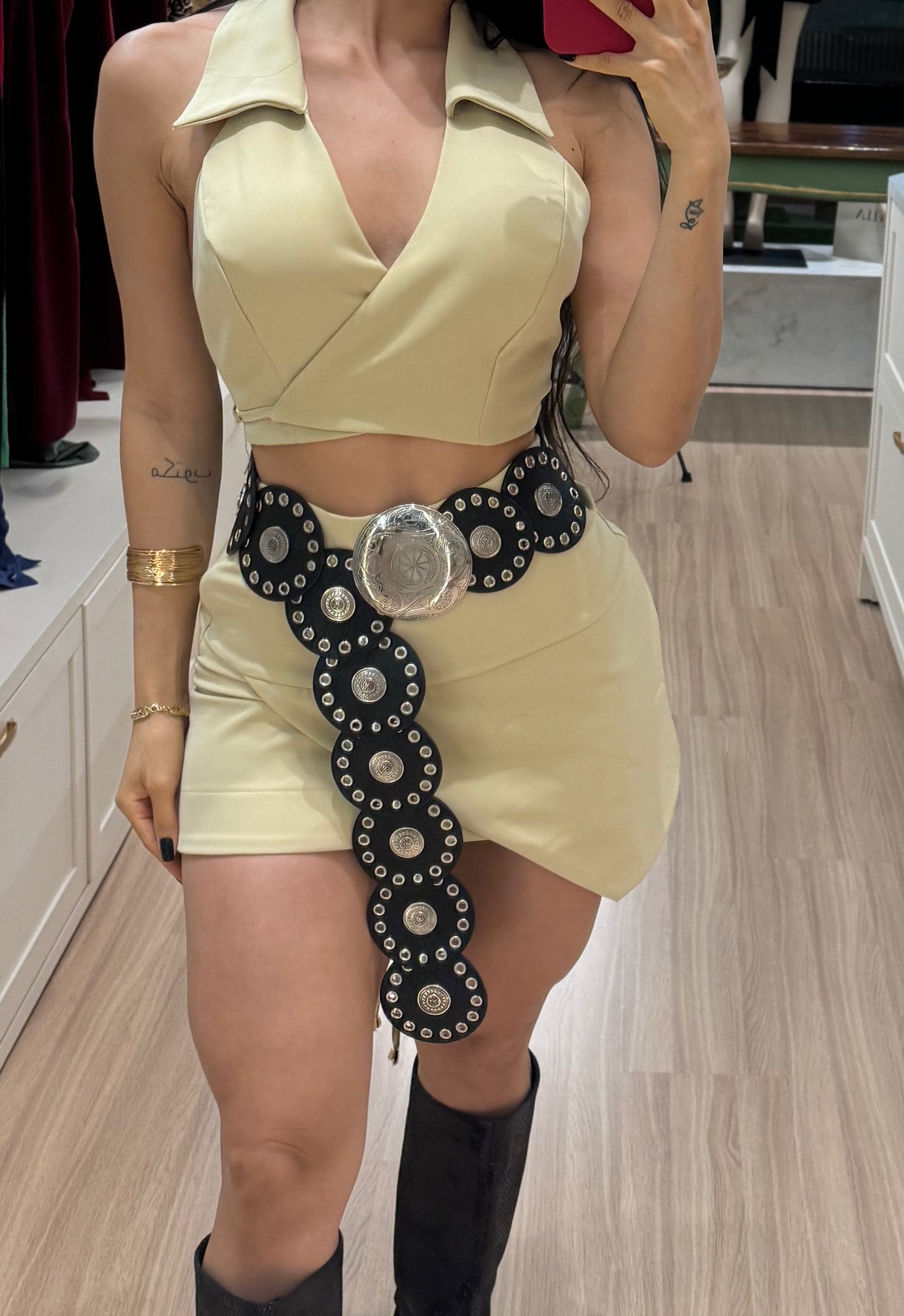 CONJUNTO JOANA BEGE M | Fiora Bella Closet