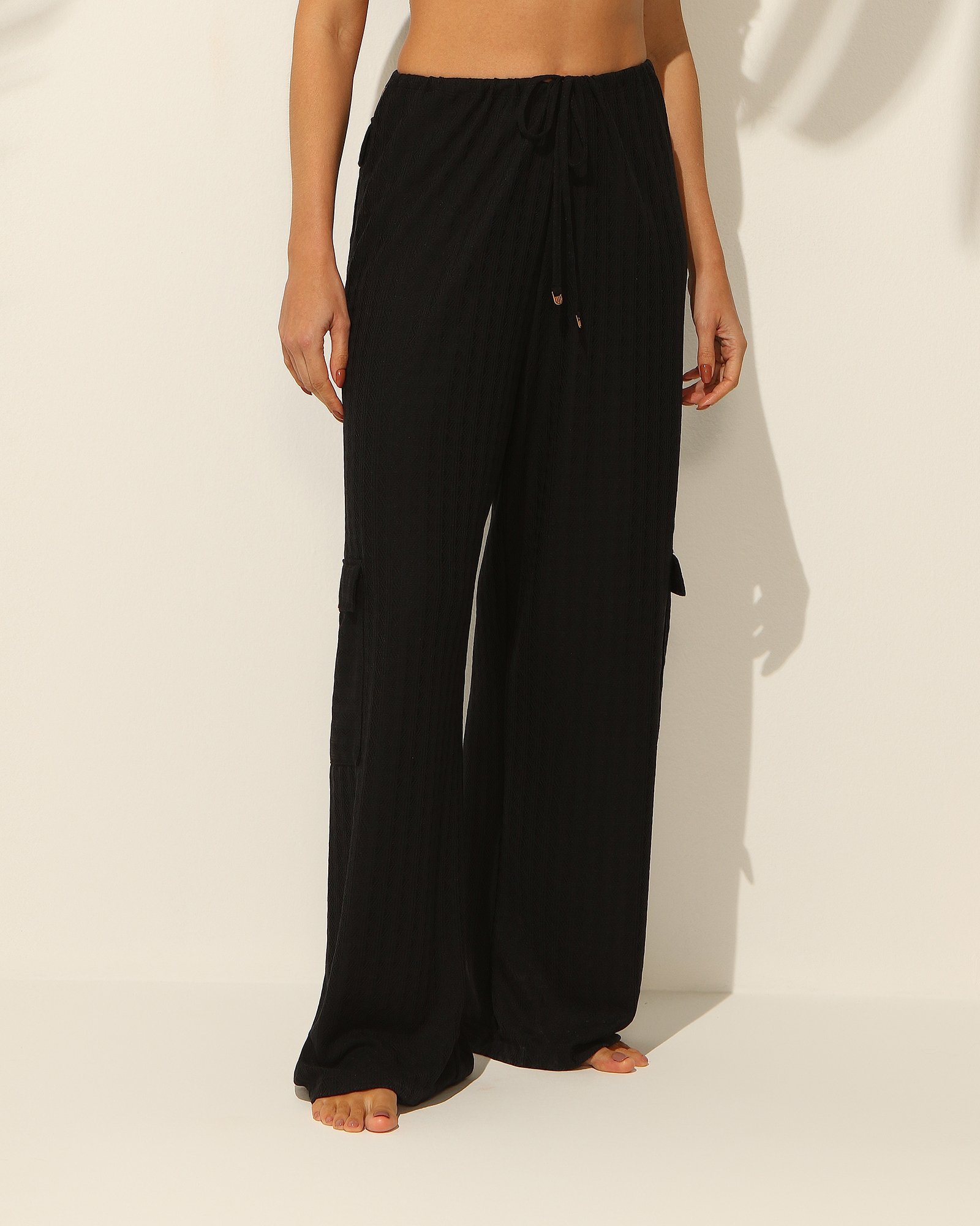 CALÇA CARGO COM CÓS ESTREITO CELINA - PRETO BRASILIDADE | Use Primicia