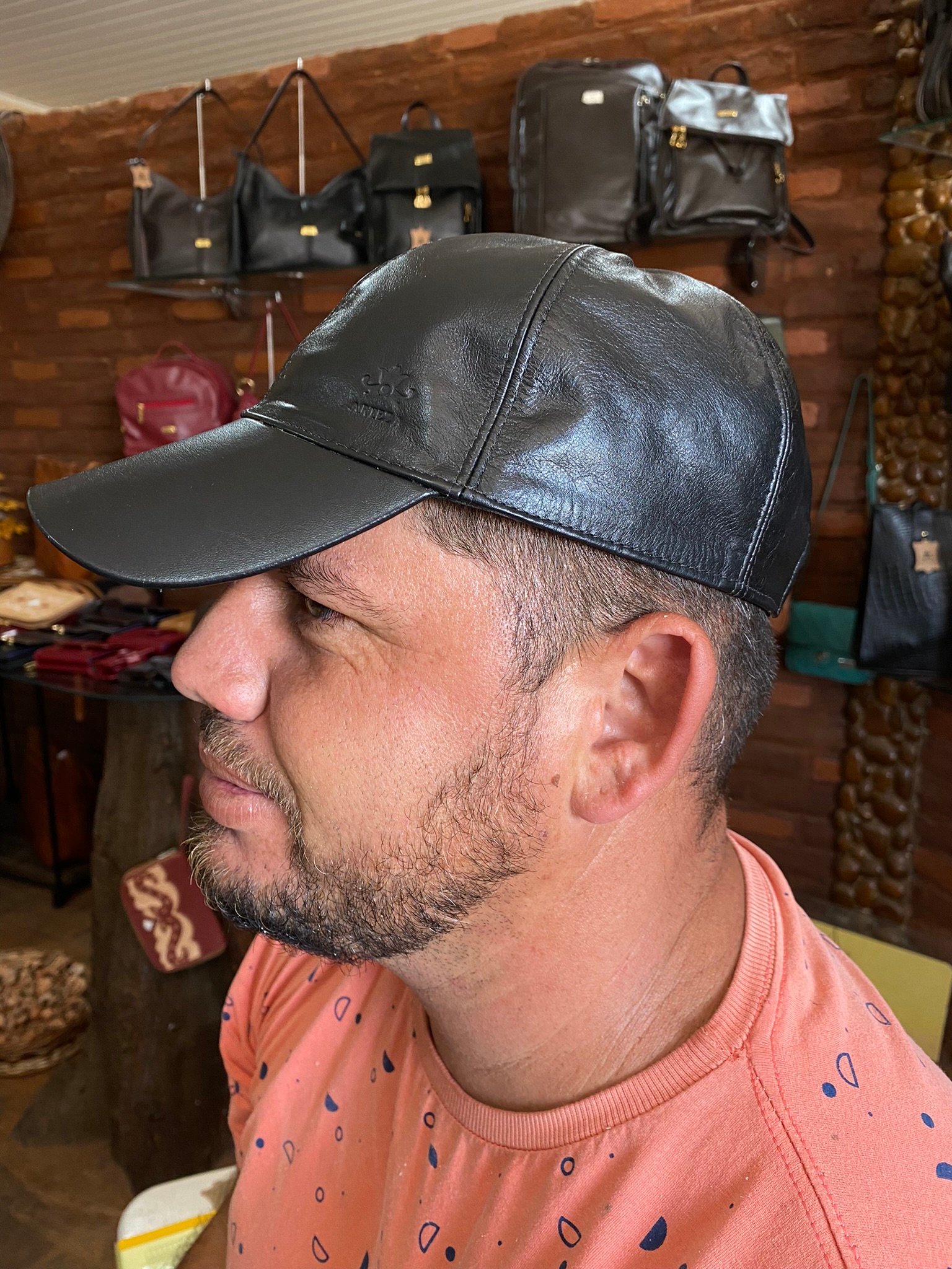 Boné de Couro Legítimo | Arteza