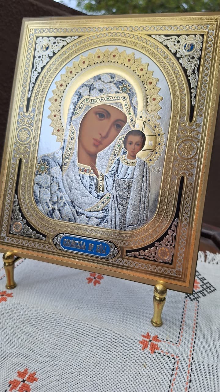 Ícone Virgem de Kazan 24x20 cm prata com relevo | Philokalia Ícones