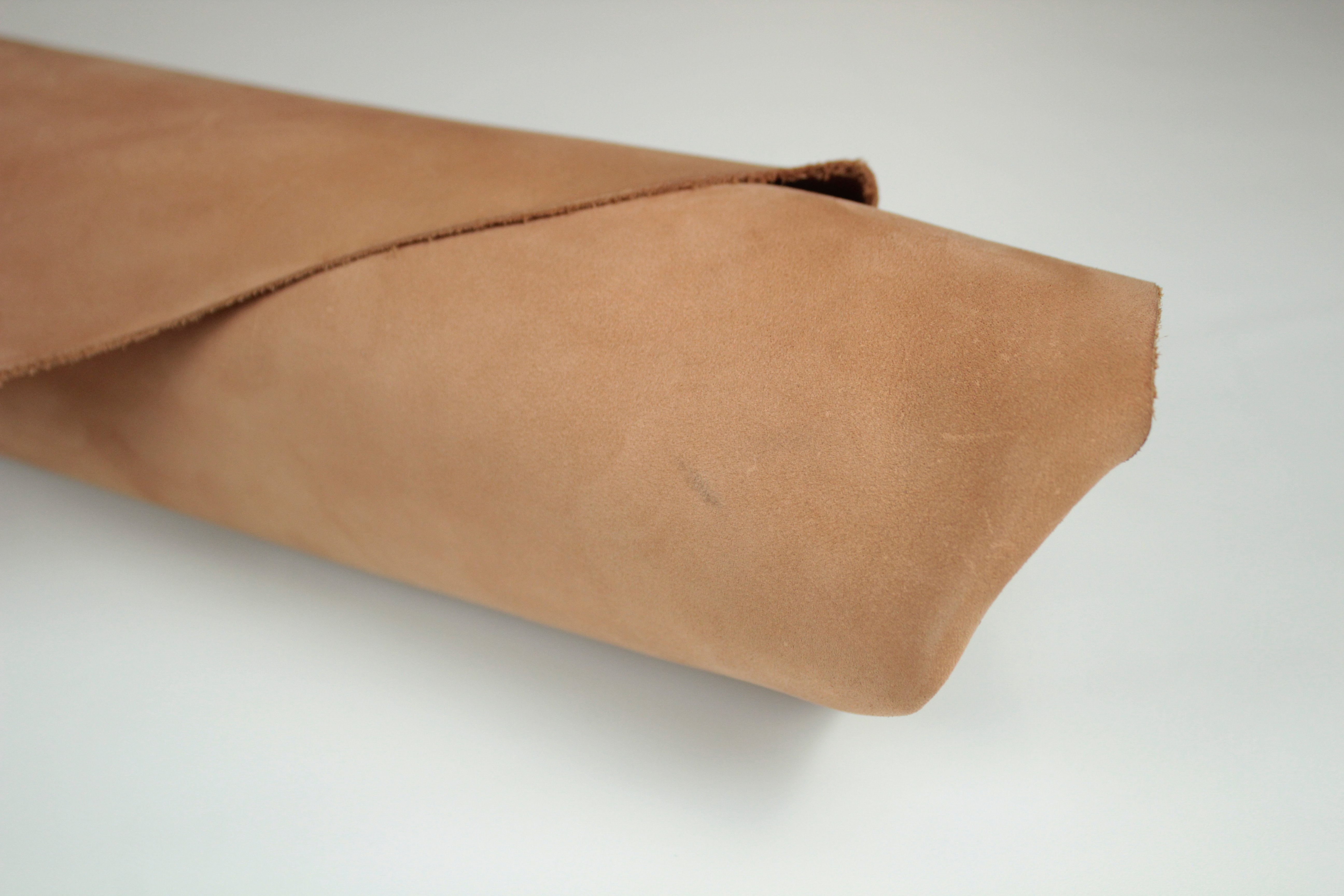 COURO NOBUCK 1.4/1.6MM | Sculp Leather Store