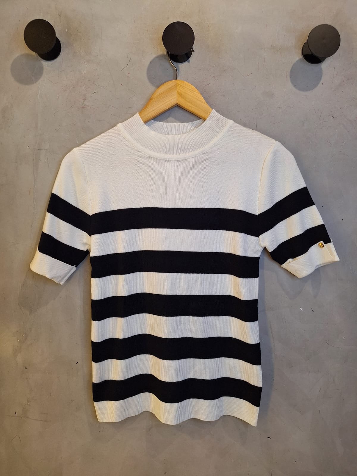 Blusa Gola Alta Mia Bold Stripe Branca | Sonho de Consumo