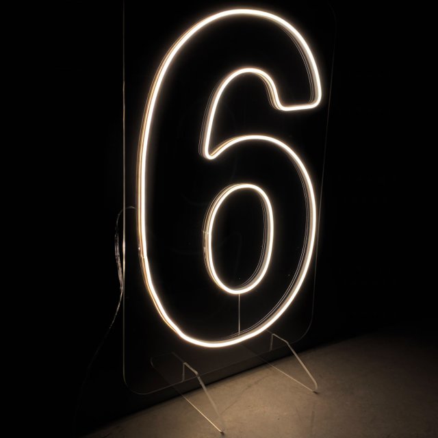 Luminária Neon Led - NÚMEROS DE 0 A 9 - 60 CM COM BASE 60cm | Atacado neon