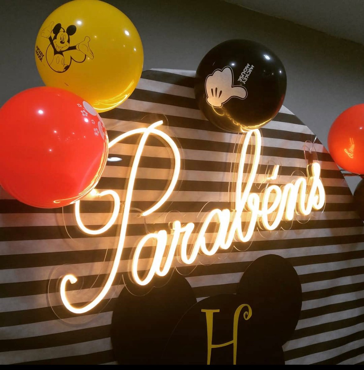 Neon Led - PARABÉNS | Atacado neon