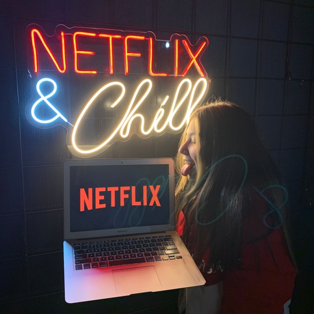 Placa Luminária Neon Led - NETFLIX & CHILL - 40x60cm | Atacado neon