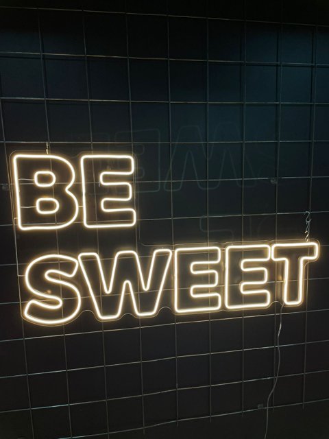 Luminária NeonLed - BE SWEET - 65x120cm | Atacado Neon
