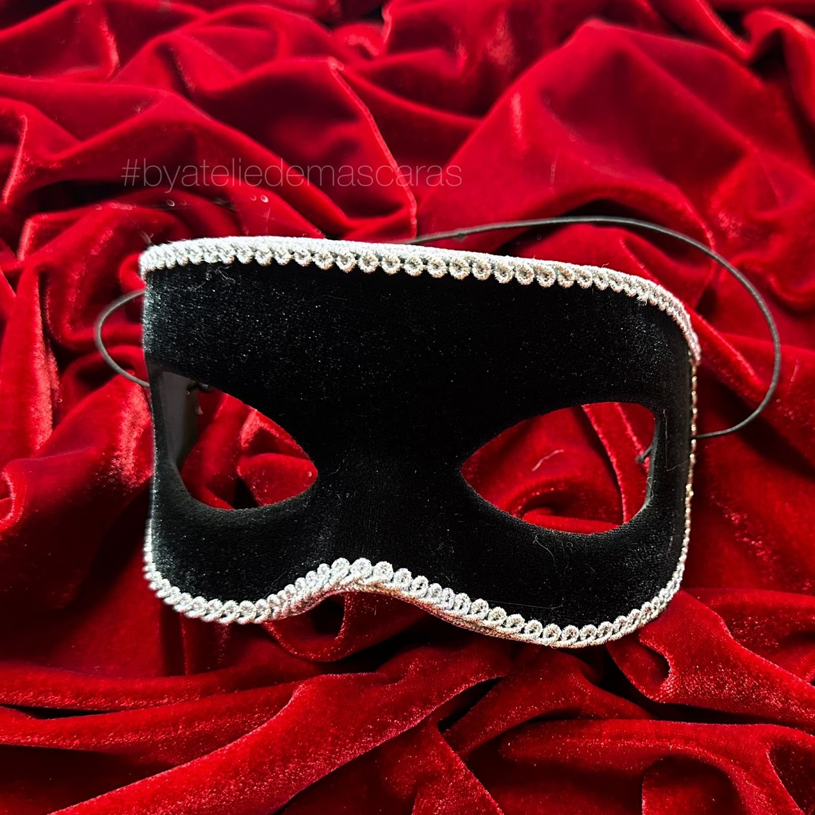 MÁSCARA CÓD. 340M - QUADRATTA NERO ARGENTO | Ateliê de Máscaras®