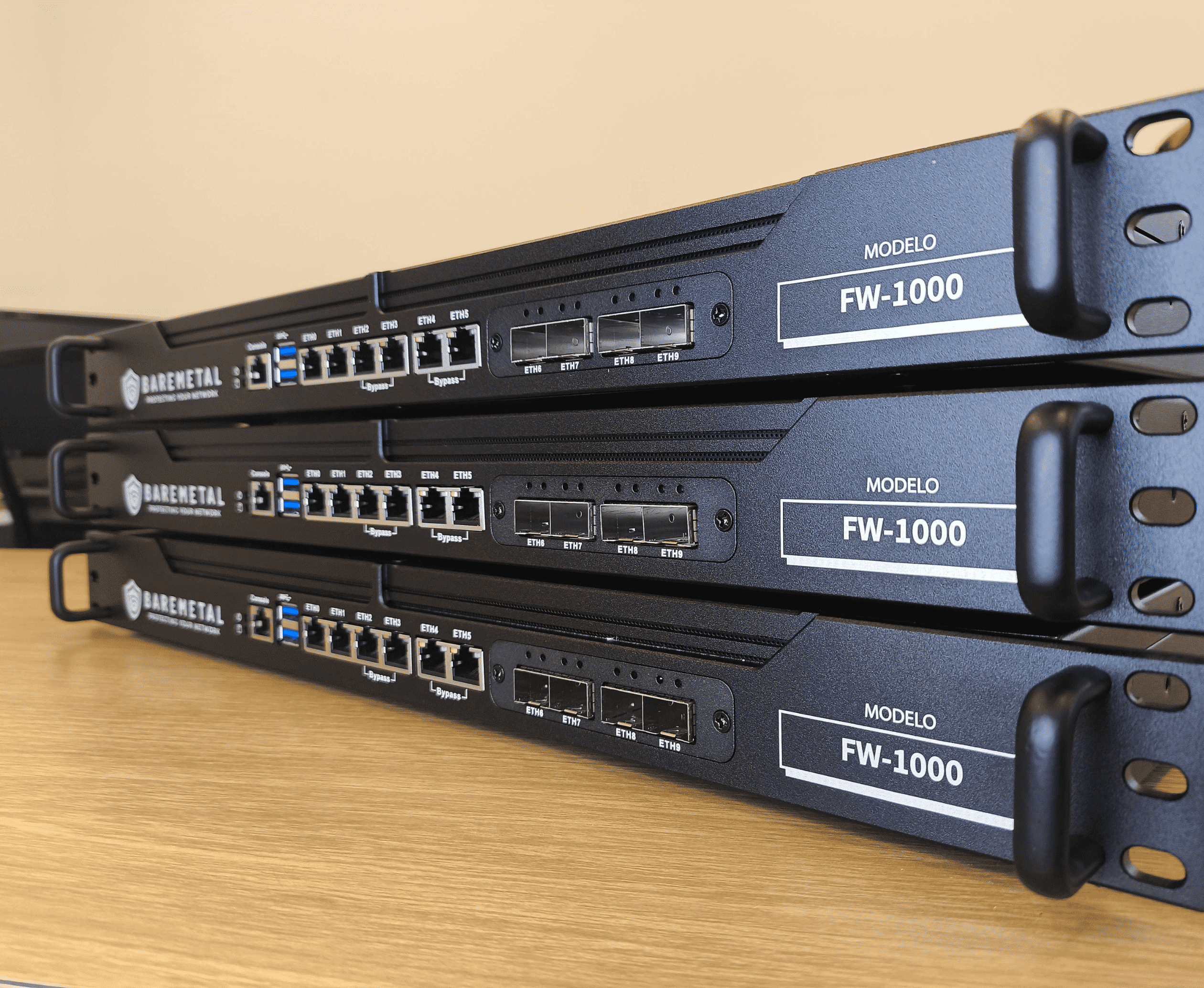 Appliance Firewall pfSense FW-1000 COM 6 Portas Gigabit E 4 PORTAS FIBRA SFP+ 10 GB | ID Tecnologia
