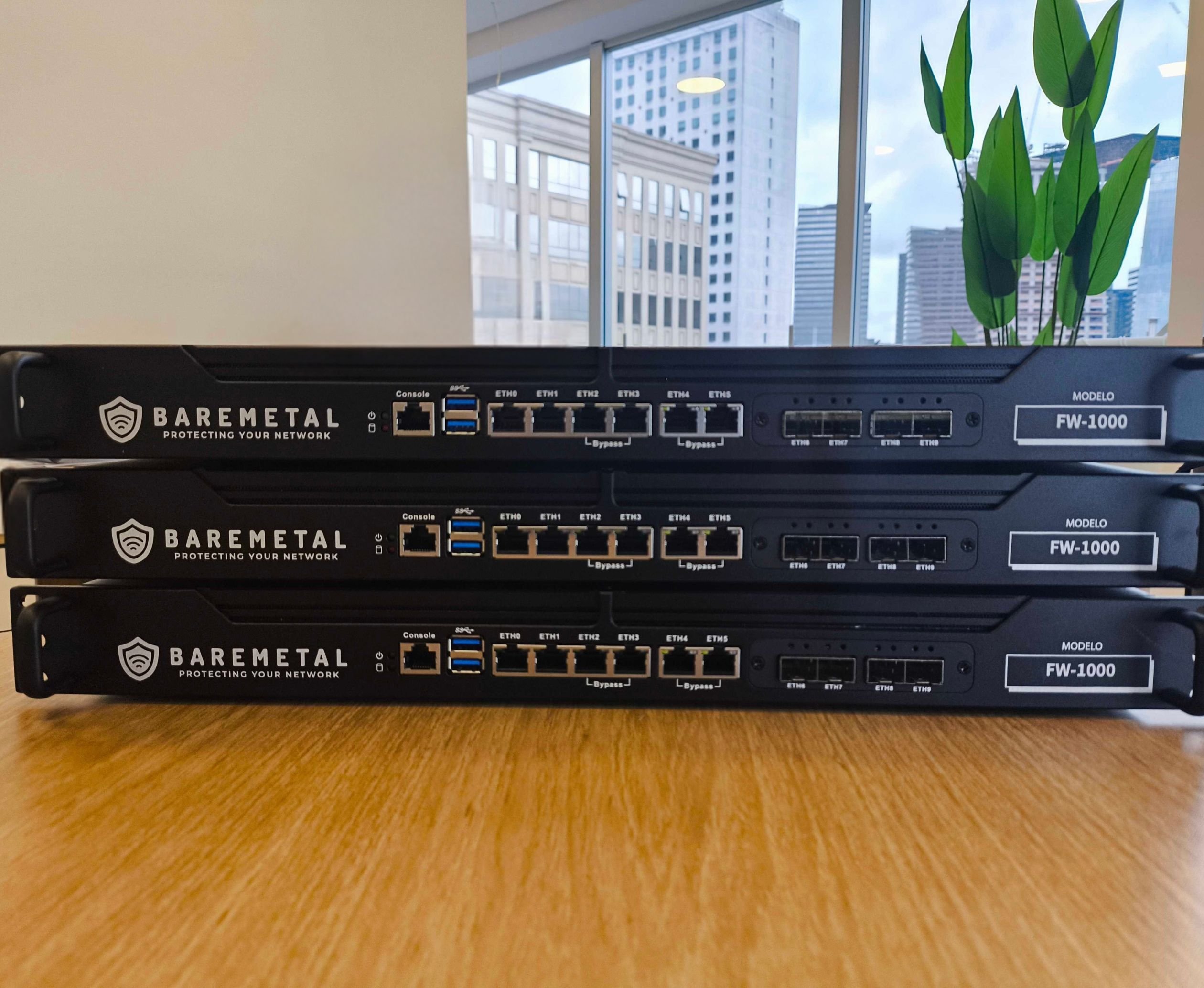 Appliance Firewall pfSense FW-1000 COM 6 Portas Gigabit E 4 PORTAS FIBRA SFP+ 10 GB | ID Tecnologia
