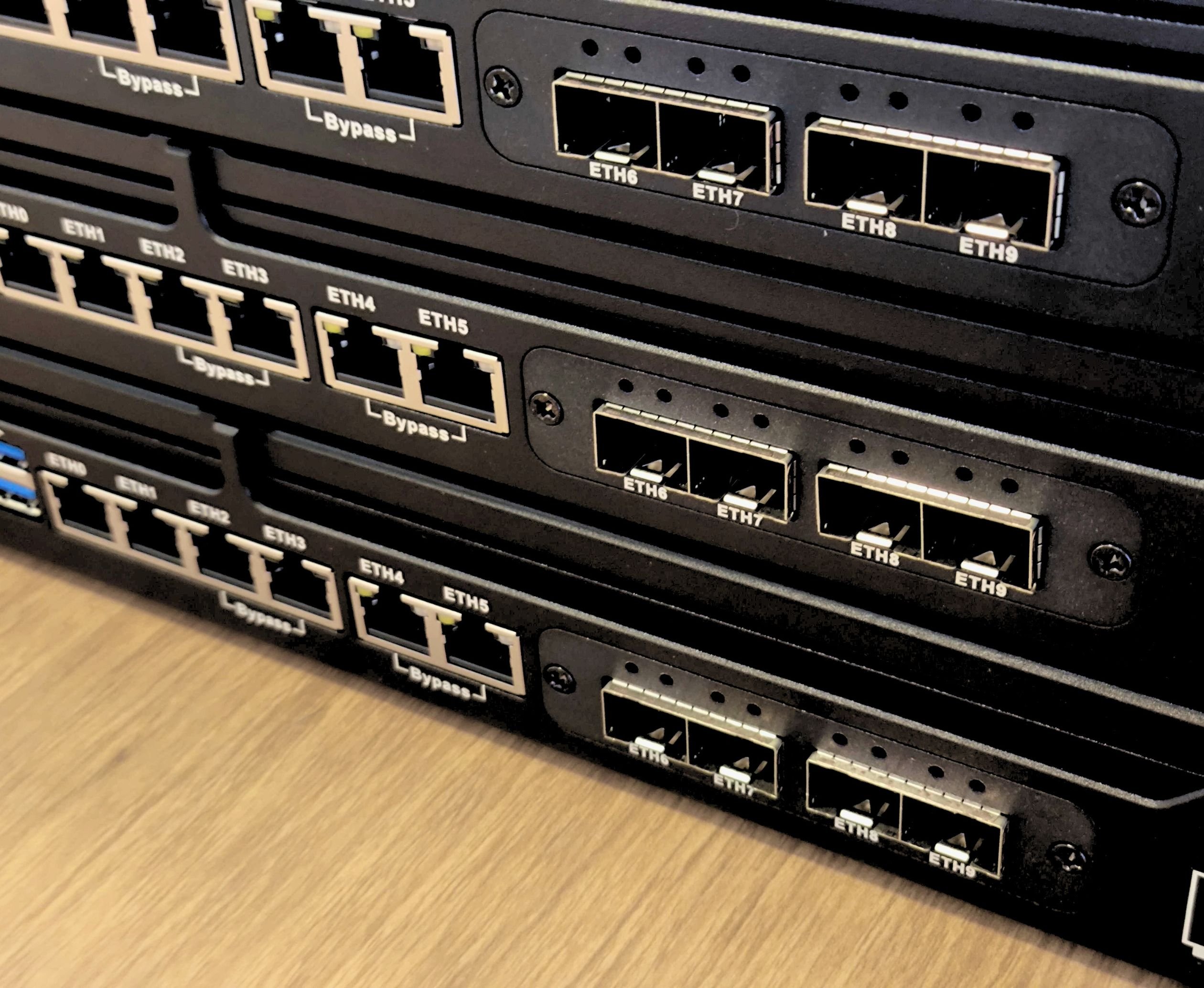 Appliance Firewall pfSense FW-1000 COM 6 Portas Gigabit E 4 PORTAS ...