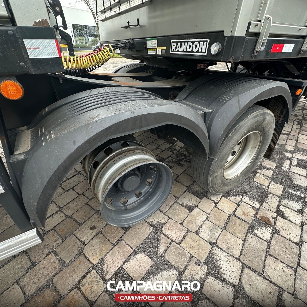 Carreta Randon Bitrem Graneleiro Cinza - 2021 | Campagnaro