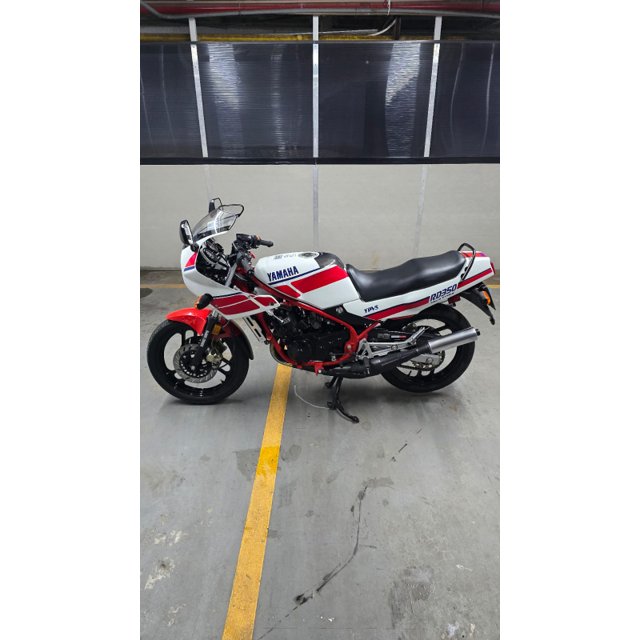 Yamaha RD 350 LC | Classificado Vintage riders