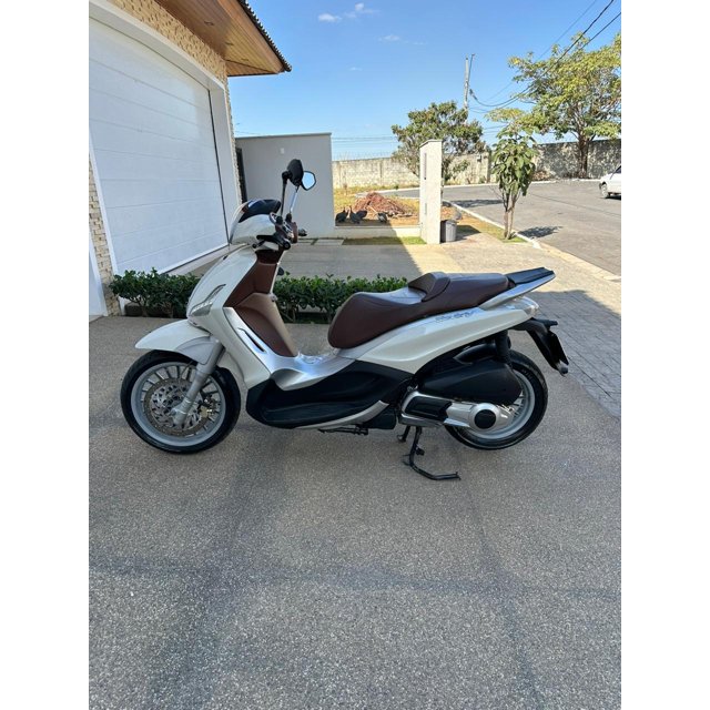 Piaggio Bervely 300 IE | Classificado Vintage riders