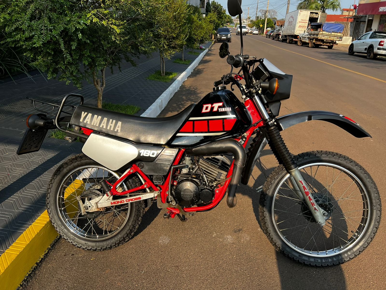 Yamaha DT 180 N | Classificado Vintage riders