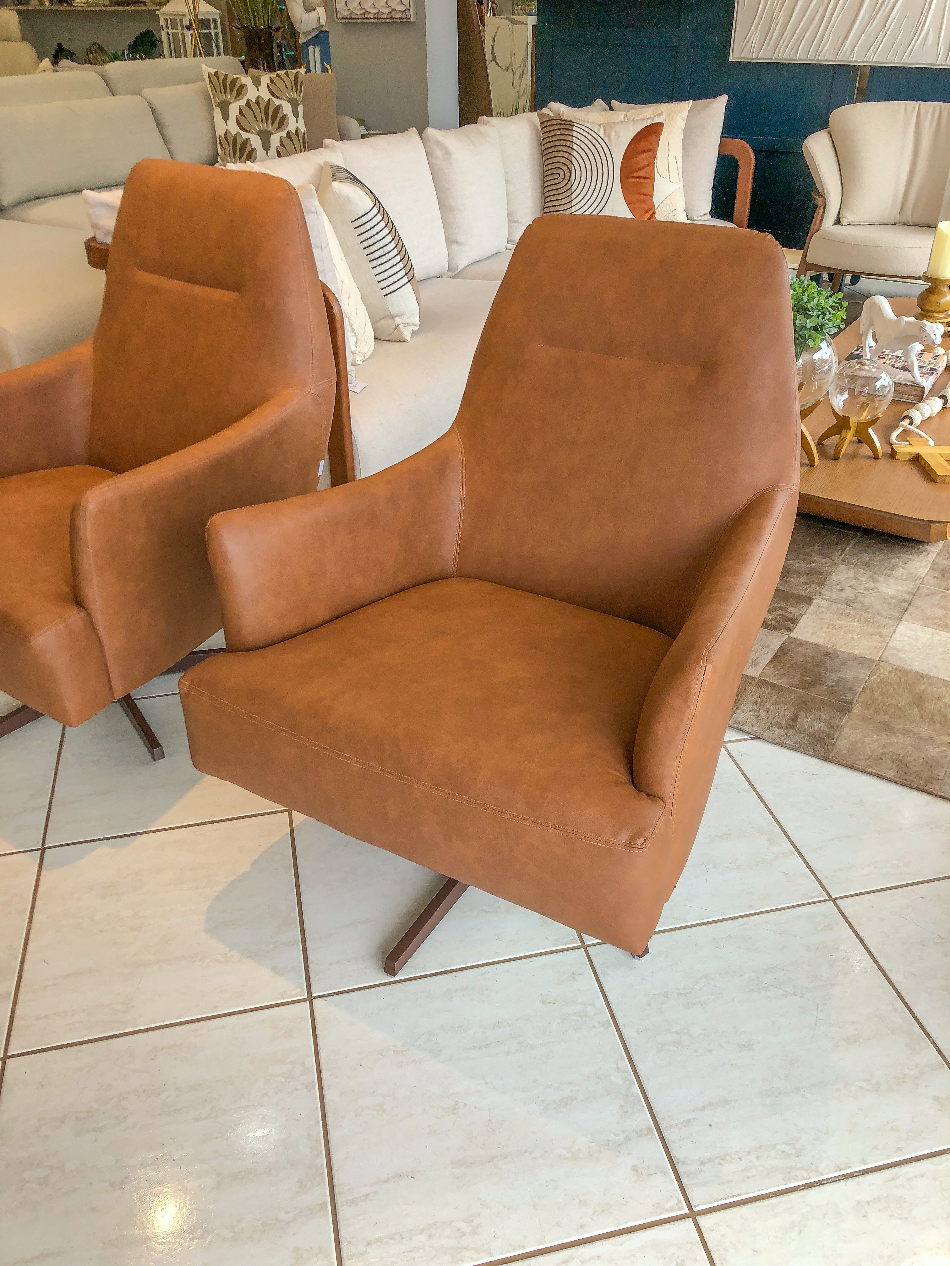 Poltrona Giratória Mocca | Casa de Pedra | Vimóveis